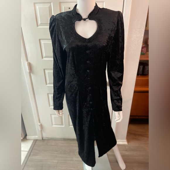 New Frontier | Dresses | Vintage Black Velvet Size 7 New Frontier Dress ...